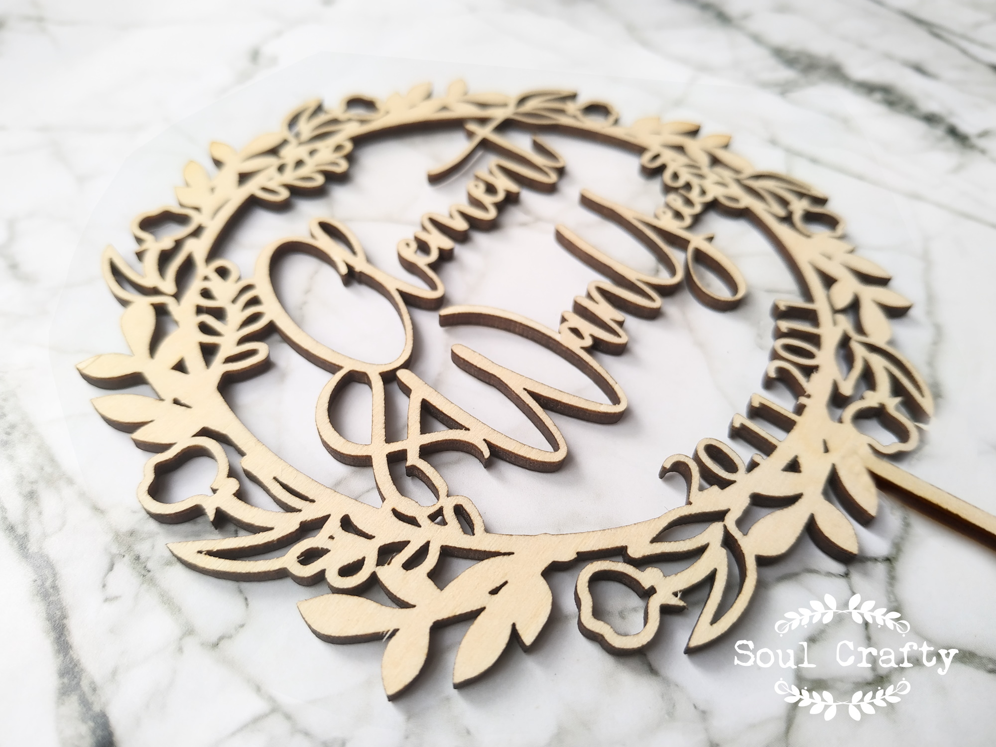 Personalized flower wreath wooden cake topper, cake topper name, topper ...