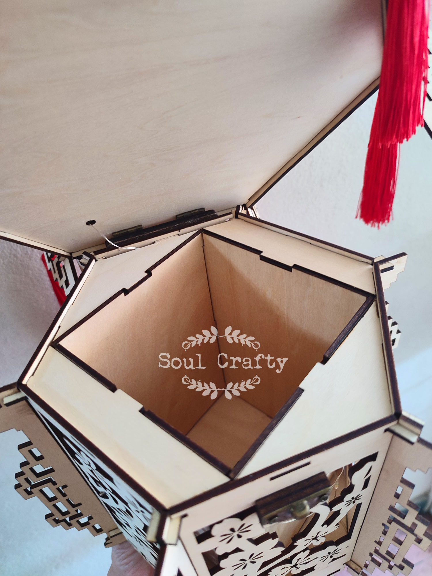 Personalized surname lantern design mooncake packaging, premium ...